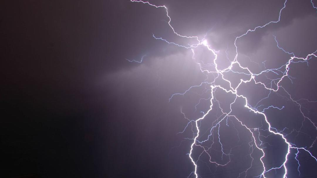 Siblings injured by lightning in Kottayam; IMD issues moderate rainfall ...