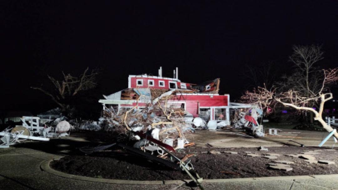 Tornadoes, storms tear through central US, claim 33 lives | Mathrubhumi ...