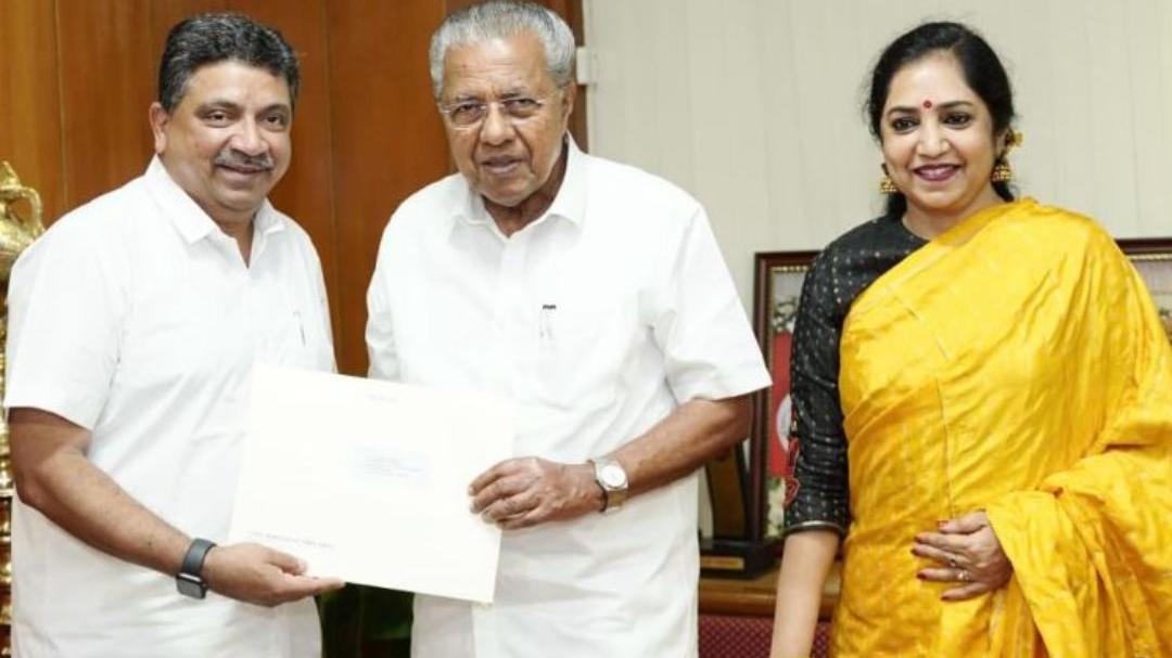 TN Chief Minister MK Stalin's representatives meet Kerala CM, seek ...