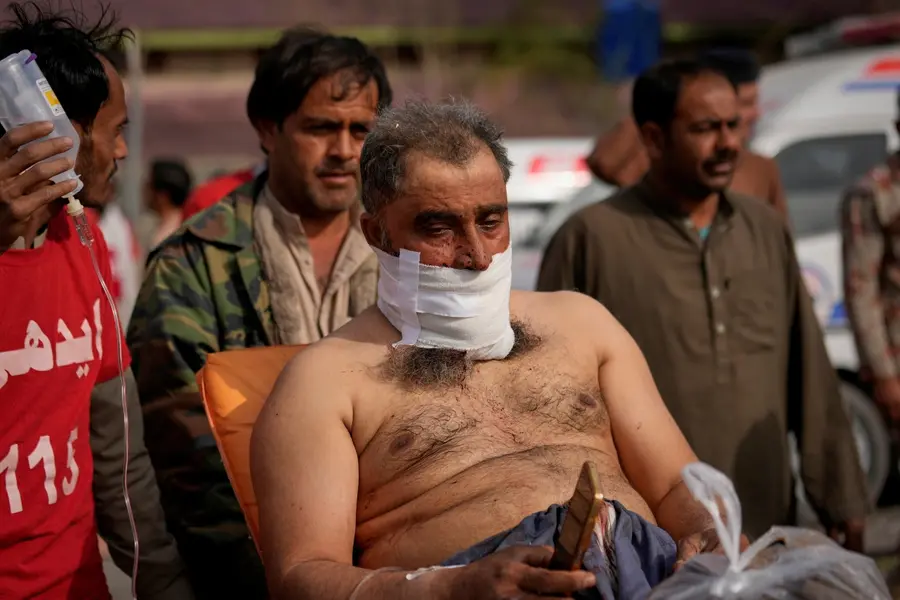 25 bodies retrieved; Pakistan mourns train siege victims