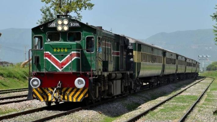 Baloch Liberation Army hijacks train with over 400 passengers in ...