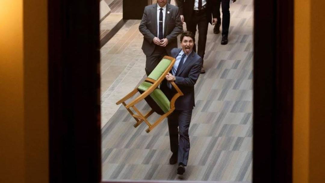 Trudeau sticks out tongue—Viral photo triggers 'circus' jibes on social ...