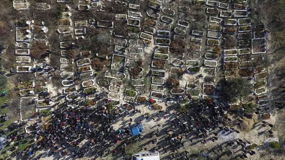 Death toll surpasses 1,000 in Syria violence, war monitor reports ...