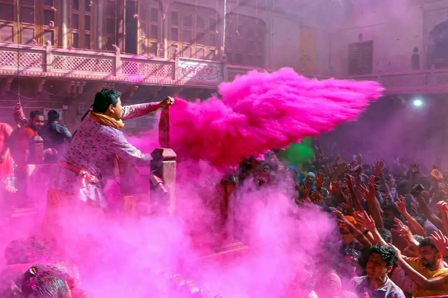 Over 2,000 widows to celebrate Holi in Vrindavan, UP to attempt ...