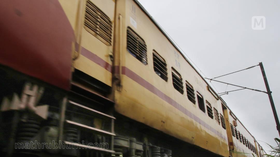 Sleeper coaches in Malabar and Maveli Express trains cut down