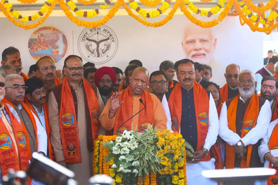 UP Cabinet meets at Maha Kumbh; Yogi Adityanath and ministers take holy dip | VIDEO