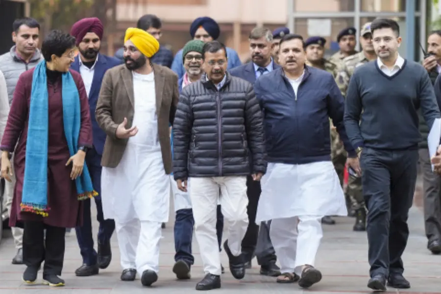 Arvind Kejriwal visits ECI; Poll body assures of conducting foolproof ...
