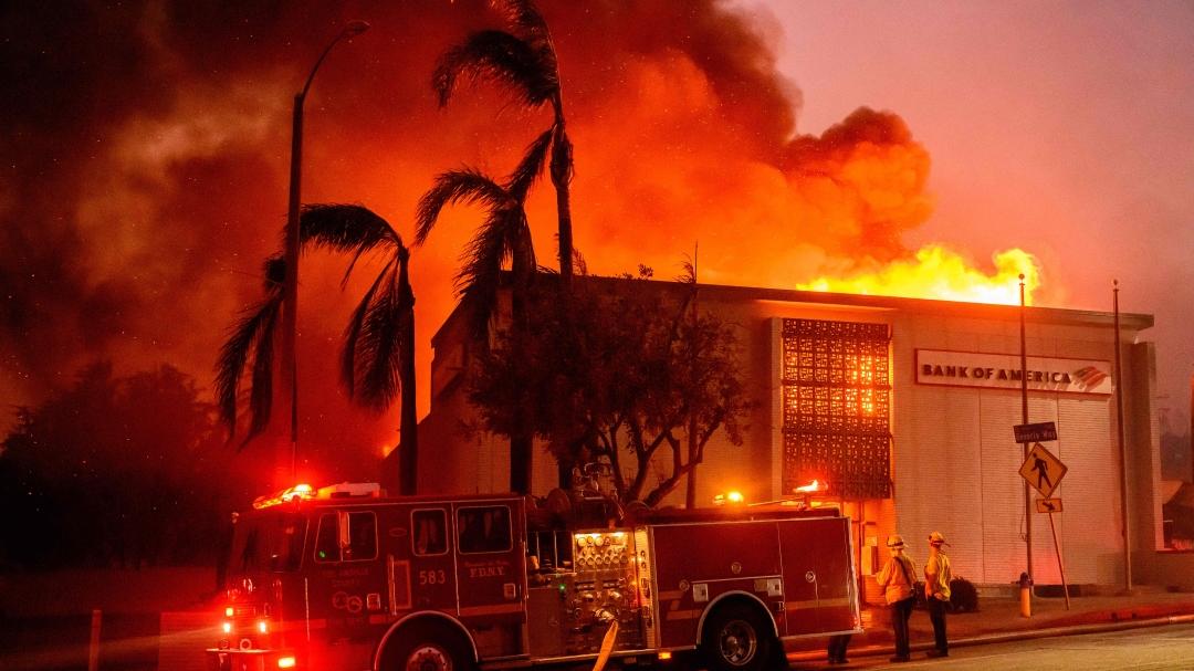 Death toll rises to 5 as wildfires rage around Los Angeles; 1,500 ...