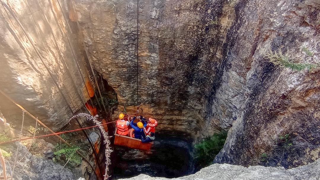 One labourer found dead as rescue operation intensifies in Assam coal mine