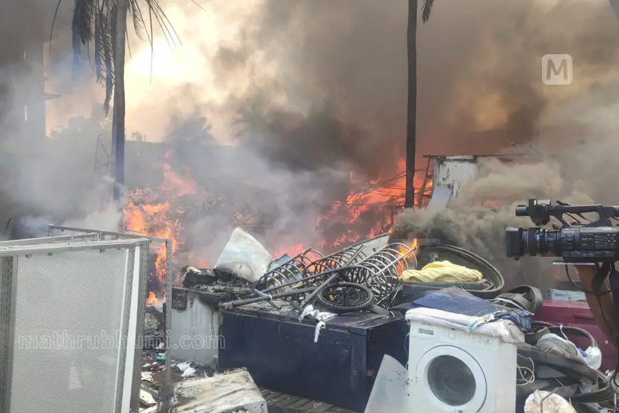 Massive fire breaks out at scrap shop godown in Kakkanad; residents ...