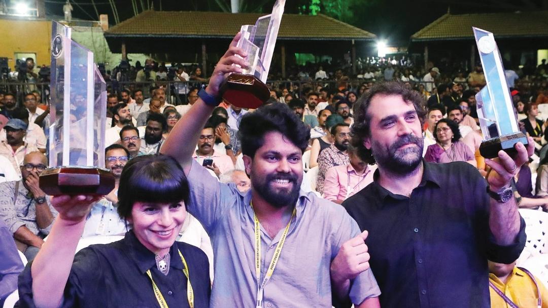 IIFK 2024: Brazil’s 'Malu' wins Suvarna Chakoram, 'Feminichi Fathima ...
