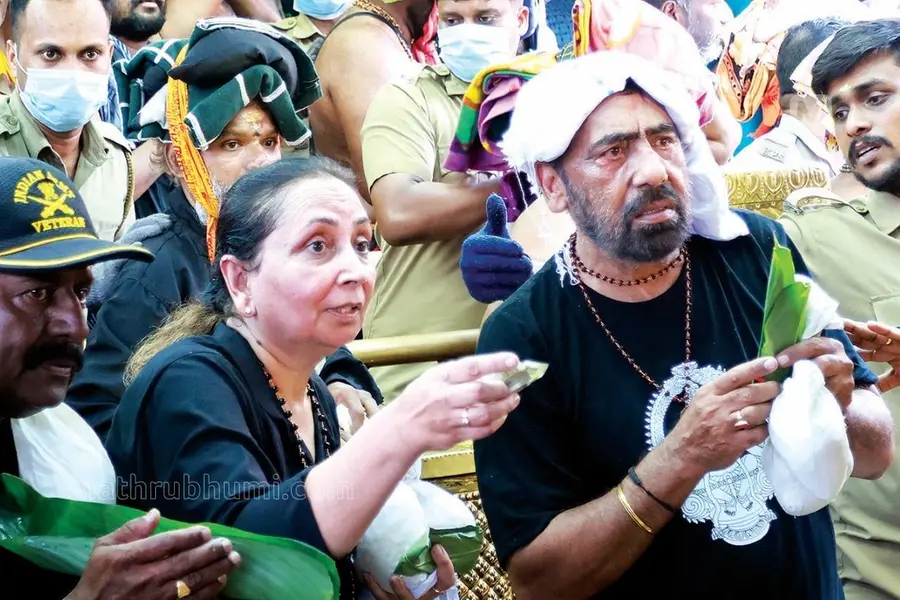 ‘Second birth’ for Captain Singh: Navy pilot meets Ayyappa after 40 ...