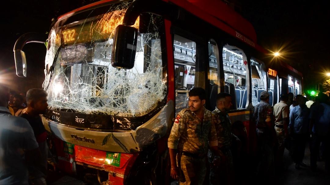 Kurla bus crash captured on camera: 7 dead, 40 vehicles damaged