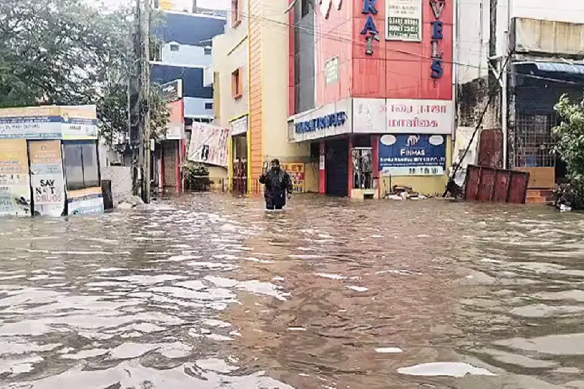Cyclone Fengal crosses north TN and Puducherry coasts, expected to ...