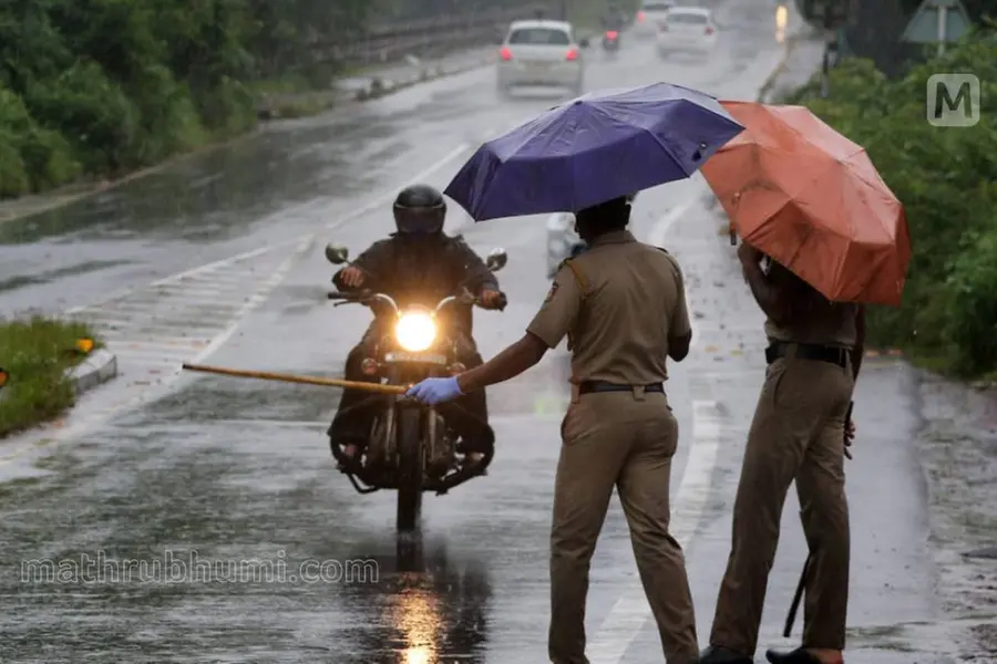 Digital shift? Kerala motor vehicle offices still demand physical licenses