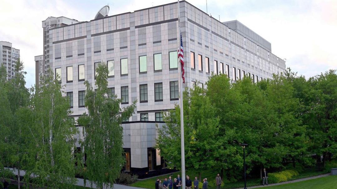 US closes Kyiv embassy after warning of 'significant air attack' from ...