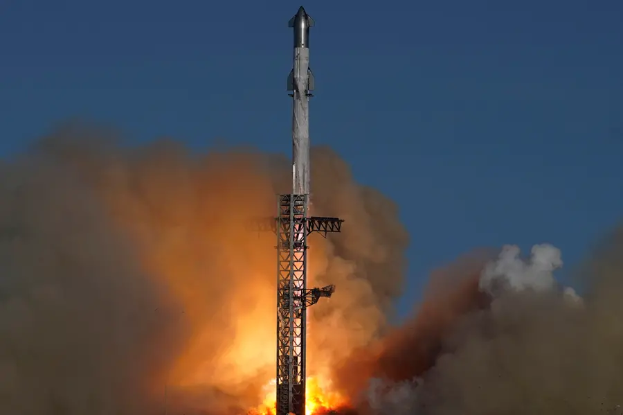 SpaceX launches giant Starship rocket; aborts attempt to catch booster with mechanical arms | WATCH