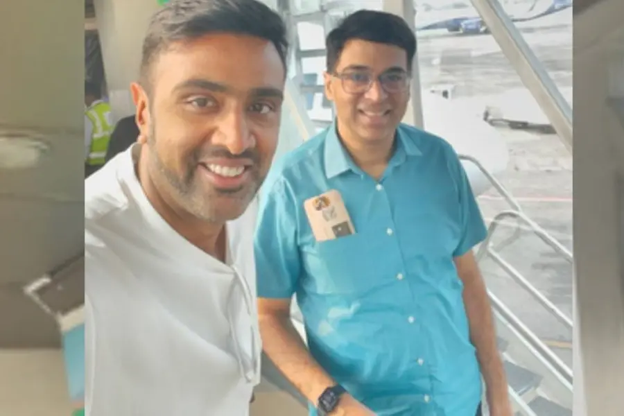 When 'wizards' meet: Fans excited as Ashwin takes selfie with Vishy ...
