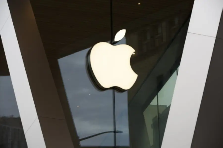 Apple loses top spot as world's largest company in AI era: Who claims ...