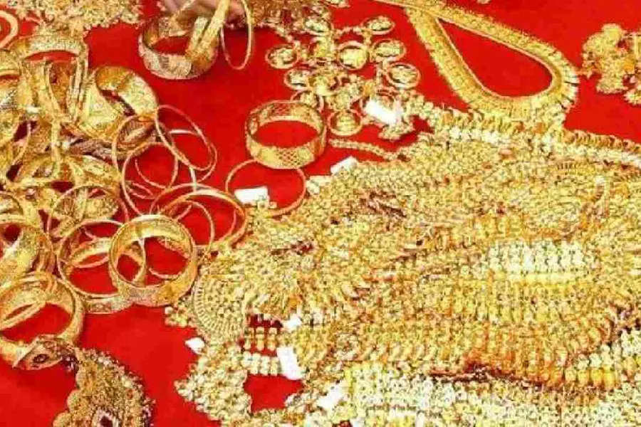 ഗ്രാമിന് പതിനായിരം; ഒരു മാസത്തിനിടെ പവന് 7000 രൂപയുടെ വർധന; സ്വ ...
