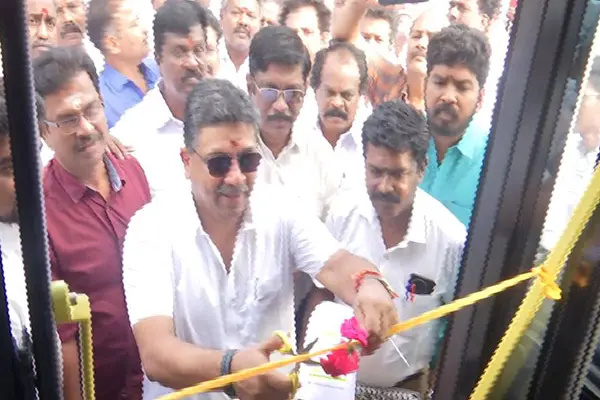 Fleet of ‘kneeling’ low-floor buses flagged off in TN