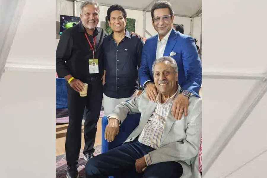 League of Legends: Sachin, Akram, Zaheer Abbas and Moin Khan all in one frame!