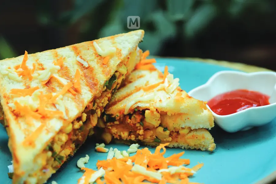 30 students fall ill after suspected food poisoning from sandwiches in Pune