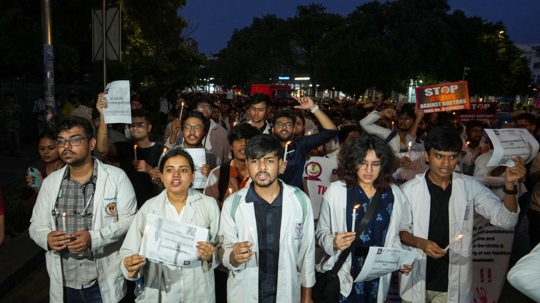 Protesting Junior doctors seek meeting with CM Mamata to resolve RG Kar ...