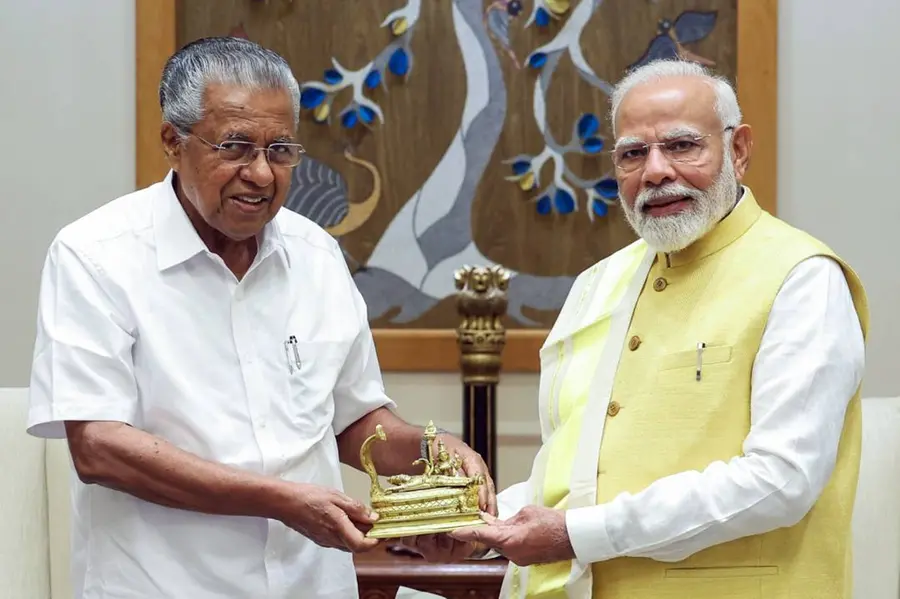 Wayanad tragedy: Pinarayi meets Modi, seeks Rs 2,200 cr relief package ...
