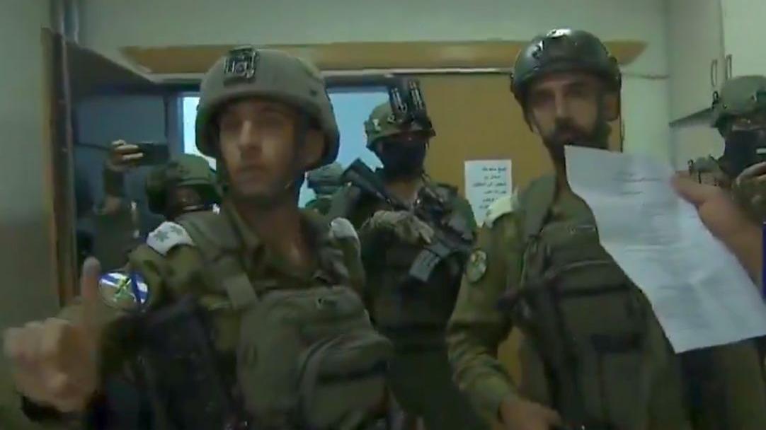 Israeli forces pull the plug on Al Jazeera in West Bank's Ramallah | WATCH