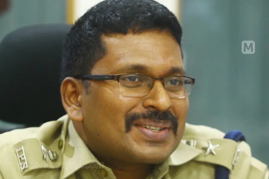 Pinarayi Vijayan suspends SP Sujith Das from service over MLA P V Anvar's allegations