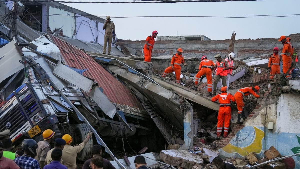 Lucknow building collapse: Death toll climbs to 8 as rescuers recover ...