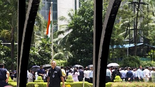 SEBI employees protest outside HQ amid reports of ‘toxic work culture’