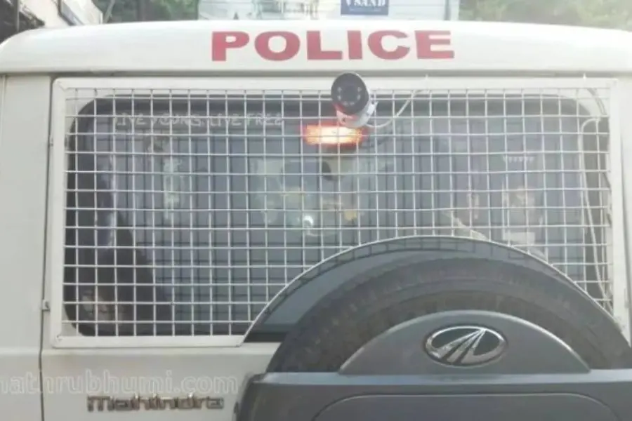 Case against 11 persons for attacking two police officers in Kerala