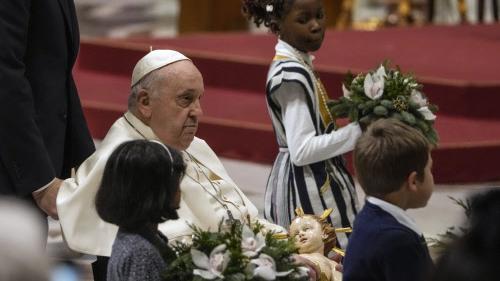 Pope Francis kicks off Christmas celebrations in shadow of wars