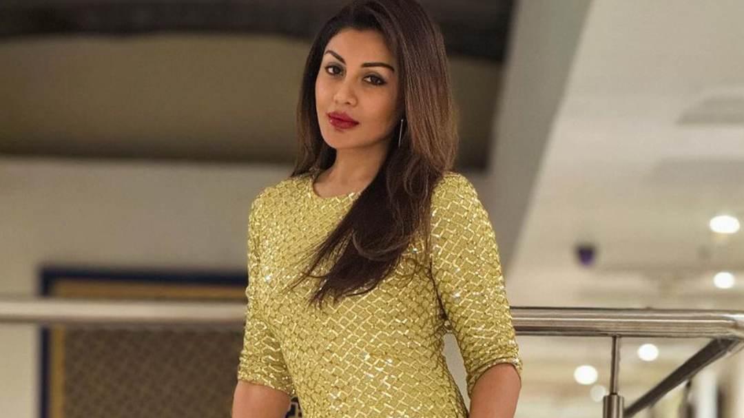 Rimi Sen takes legal action against Land Rover for faulty car, demands ...