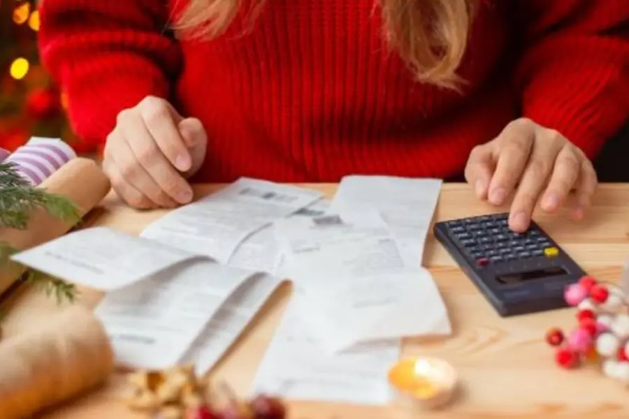 Don't let holiday expenses overwhelm you; Hero FinCorp personal loan can help you spread the cost