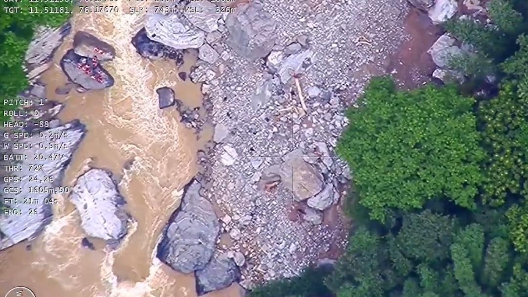 Wayanad rescue team guards decomposing body overnight in dense forest ...