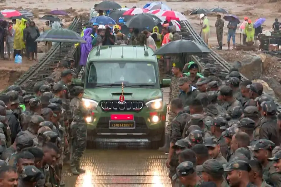 The rapid construction of Bailey Bridge in Wayanad by Madras Engg Group ...