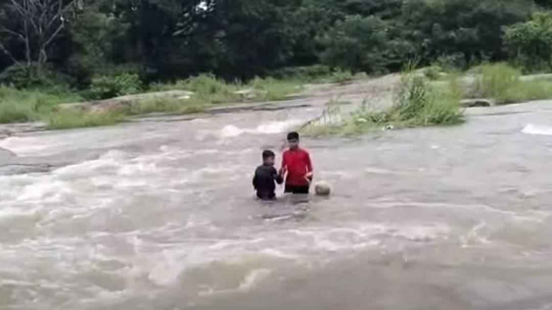 2 children stranded in river rescued in Palakkad | Watch Video ...