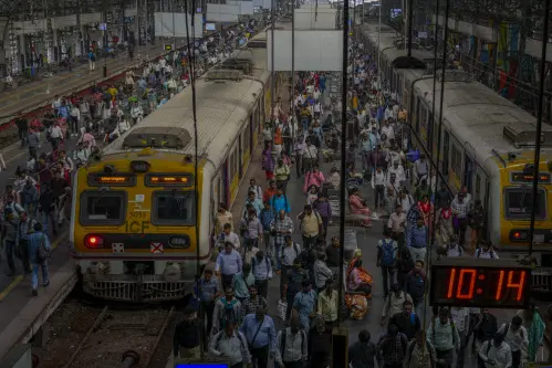 7 local train stations in Mumbai to be renamed, check them out ...