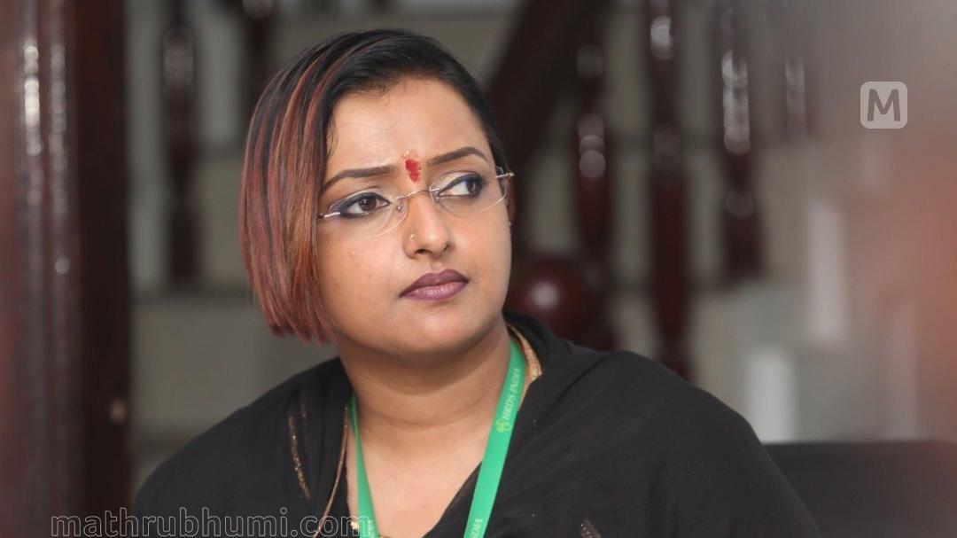 Don't know Govindan personally; offered Rs 30 cr to withdraw complaint ...