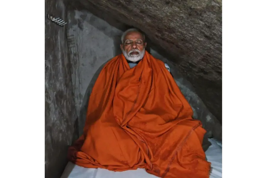 PM Modi arrives in TN, to embark on 'dhyan' at Vivekananda Rock ...