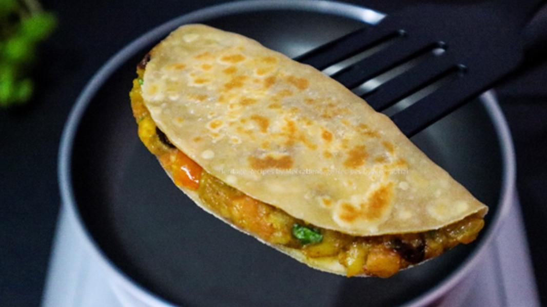 Make masala-filled chapatis like this and you won’t need a curry