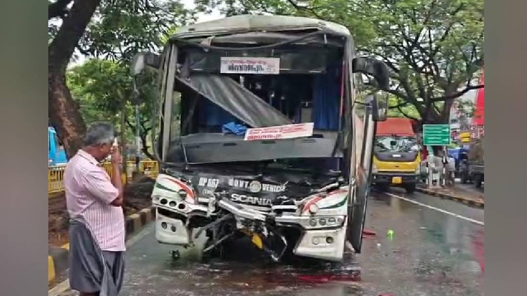 Two die after two-wheeler gets sandwiched between two buses in Kochi