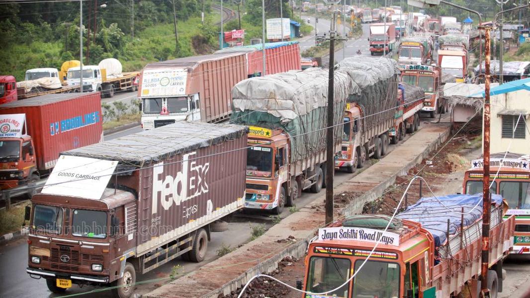 Walayar Checkpost: Officers get Rs 1.71 lakh bribe in just 6 hours