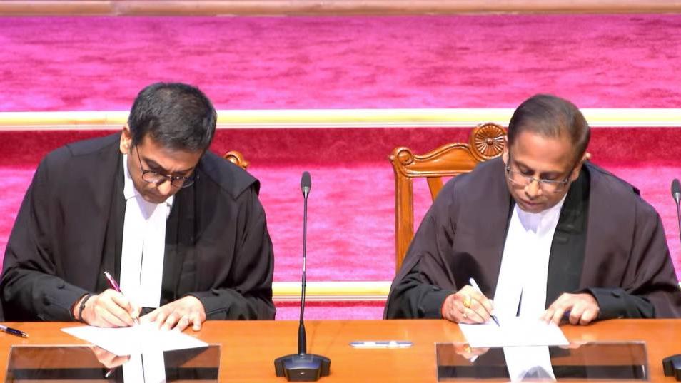 Two new judges for SC: CJI administers oath of office to Justice Mishra, senior advocate Viswanathan