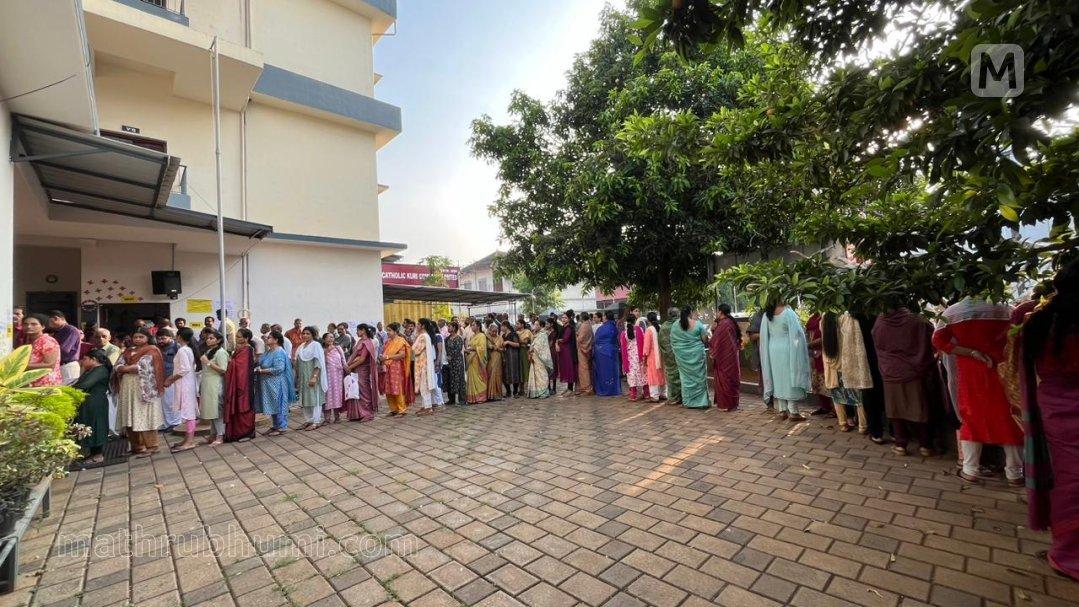 Kerala goes to booth today along with 12 other states; Long queue ...