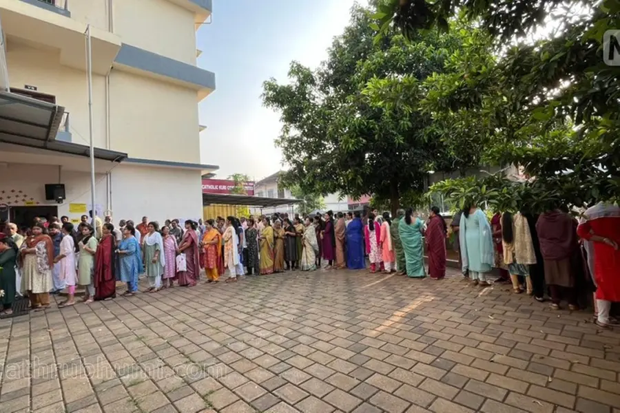 Kerala goes to booth today along with 12 other states; Long queue ...