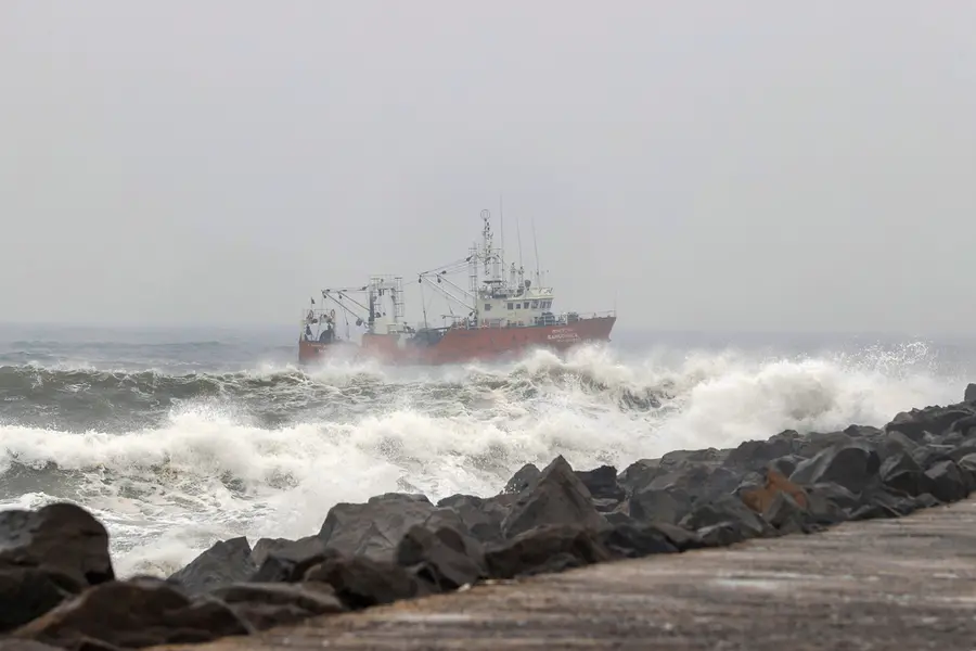 3 Tamil Nadu districts on red alert as cyclone 'Mandous' maintains severe intensity